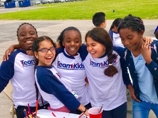 Compton kids and cops, working together | News21